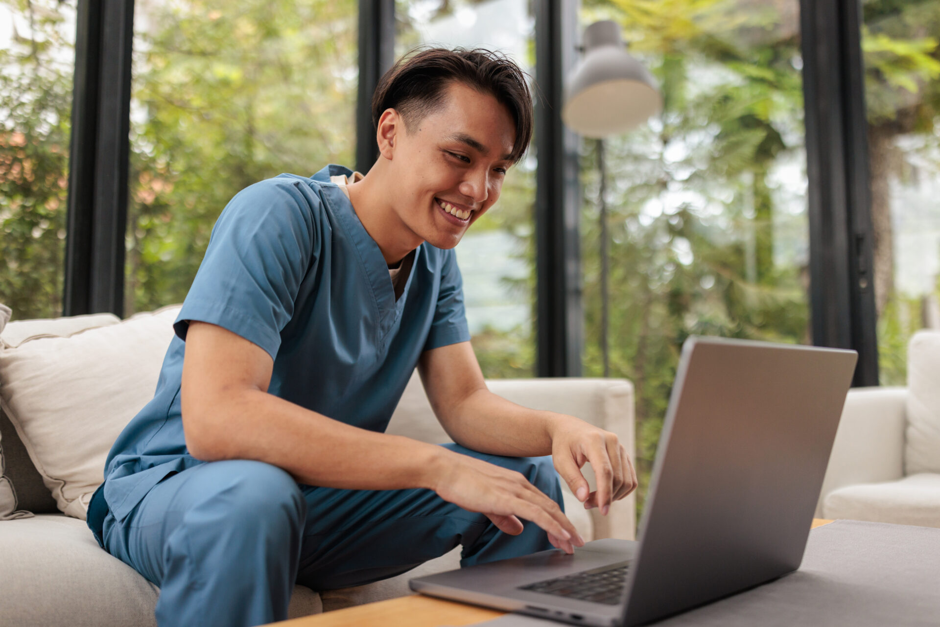 How to Take a Travel Nurse Assignment With Confidence | TNAA